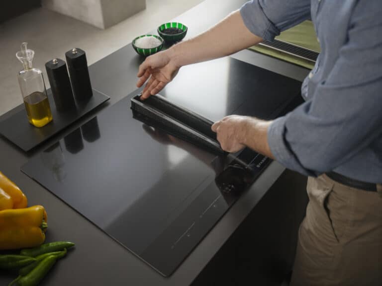 How to clean cooker hood extractor fan: the ultimate step-by-step guide ...